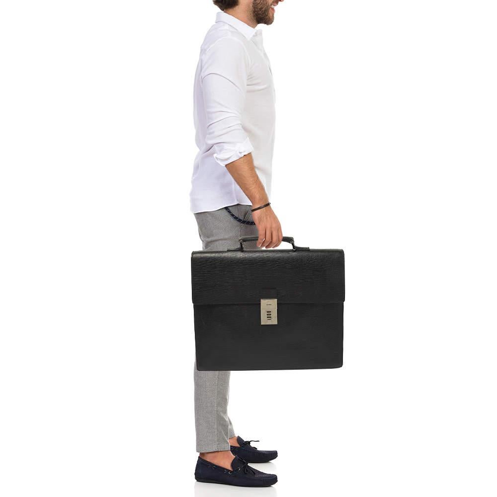Gucci Black Textured Leather Combination Lock Briefcase For Sale at 1stDibs