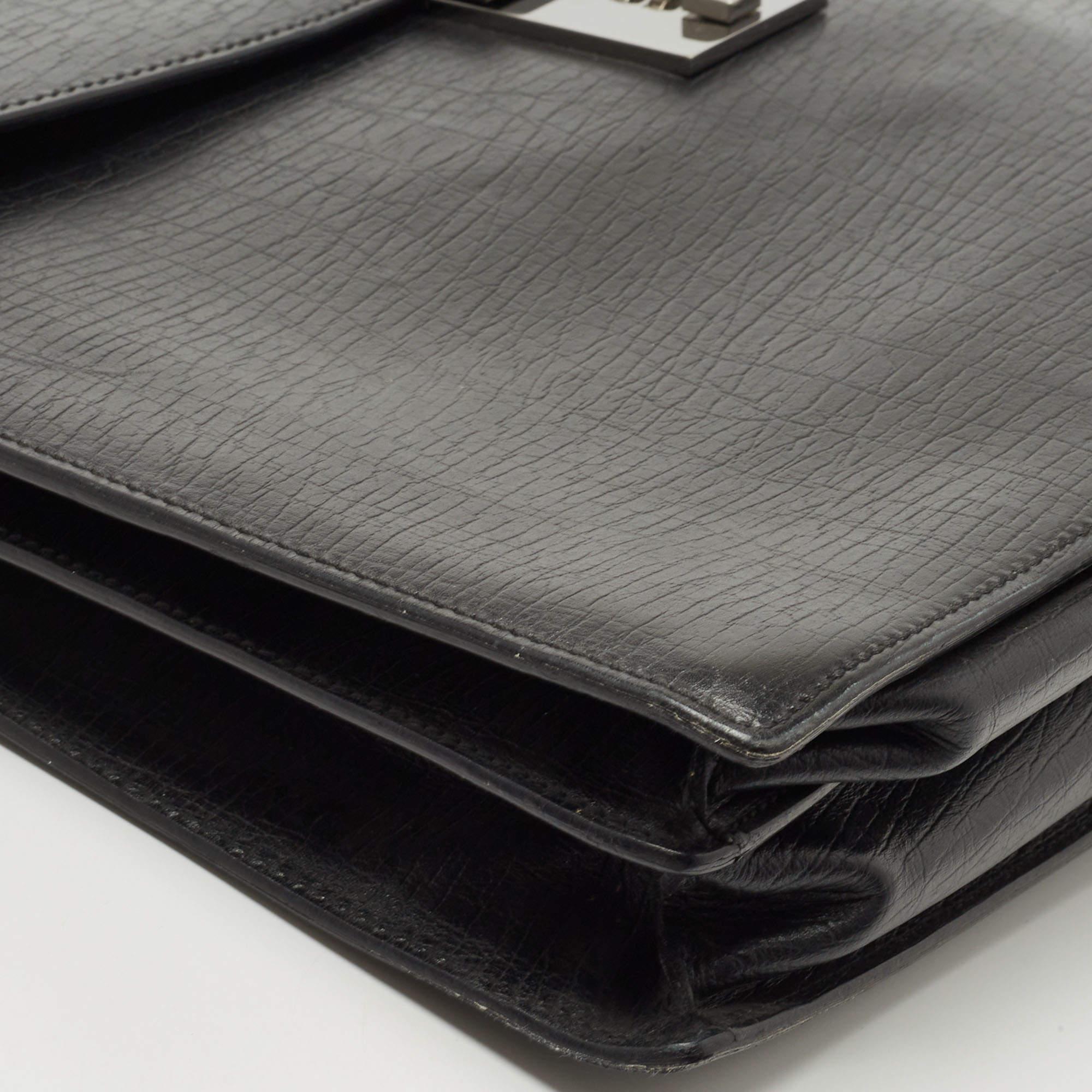 Gucci Black Textured Leather Combination Lock Briefcase For Sale at 1stDibs