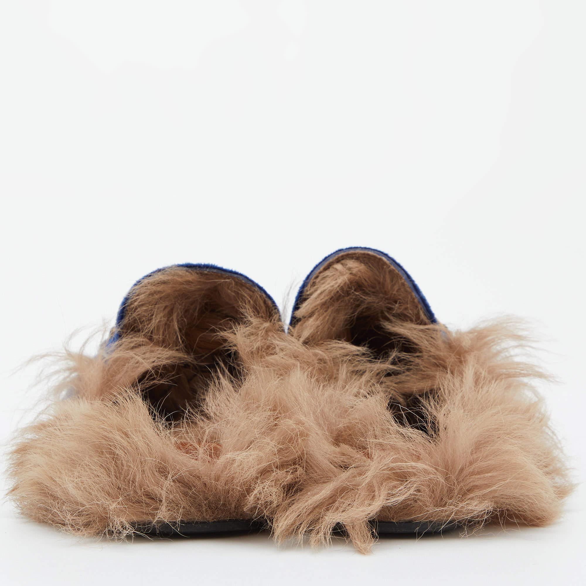 Gucci Blue Velvet and Fur Princetown Mules Size 40.5 For Sale at 1stDibs