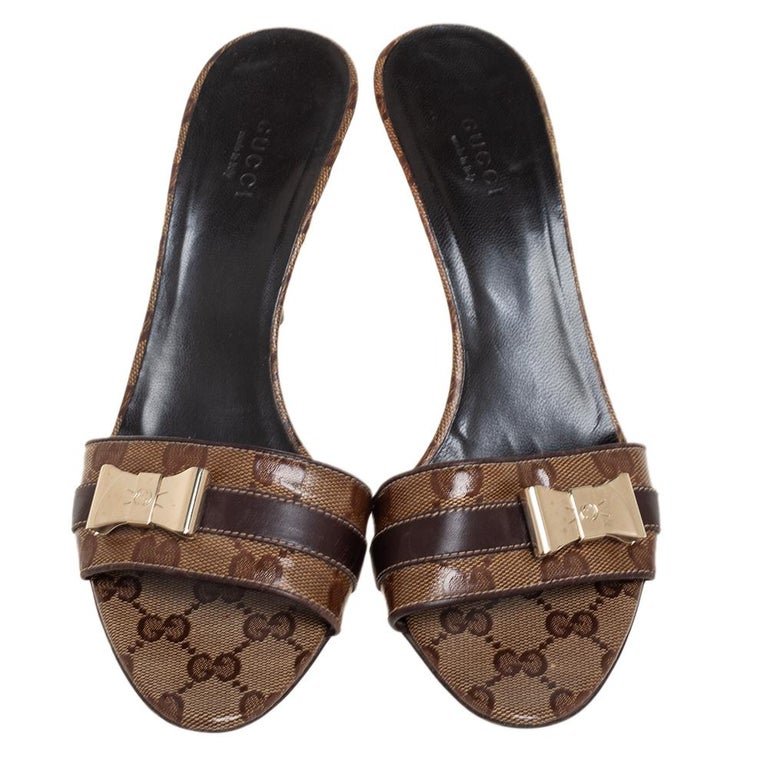 Gucci Brown Crystal Canvas Slip On Sandals Size 38.5 For Sale at 1stDibs