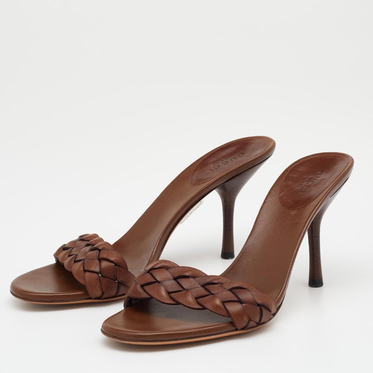 Gucci Brown Woven Leather Slide Sandals Size 36.5 For Sale at 1stDibs
