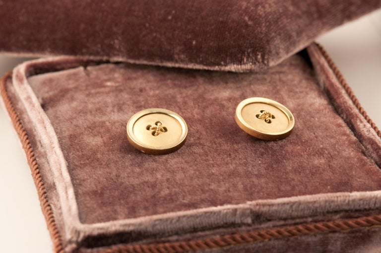 Gucci Button in Gold 18 Carat at 1stDibs