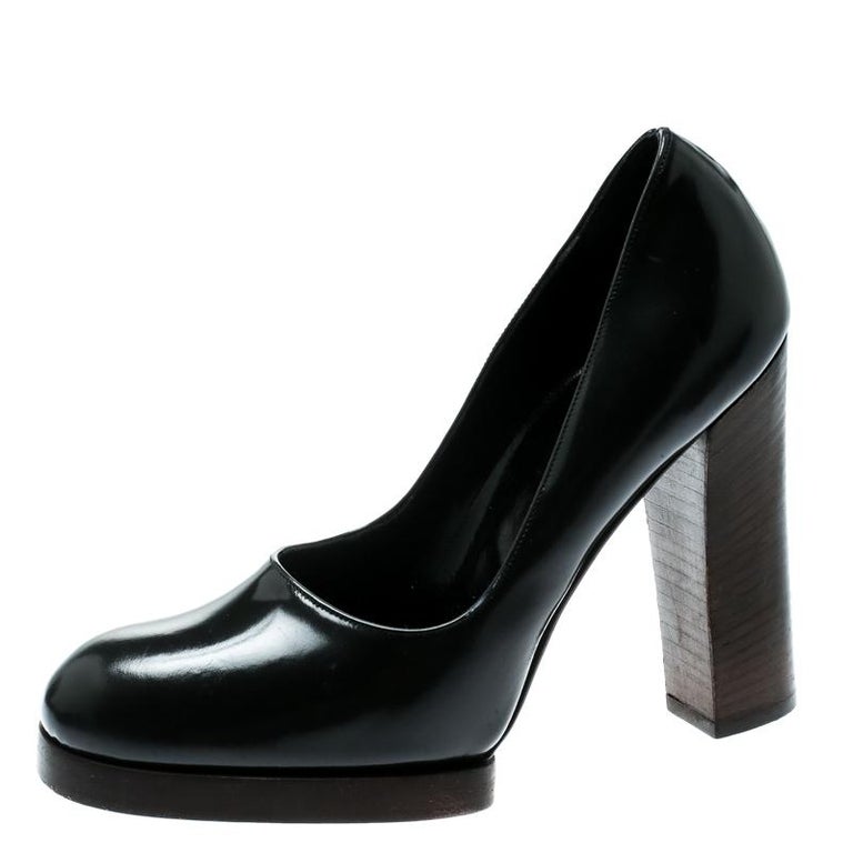 Gucci Dark Grey Leather Block Heel Pumps Size 37 For Sale at 1stDibs