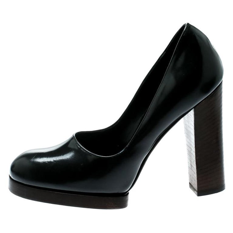 Gucci Dark Grey Leather Block Heel Pumps Size 37 at 1stDibs | dark grey ...