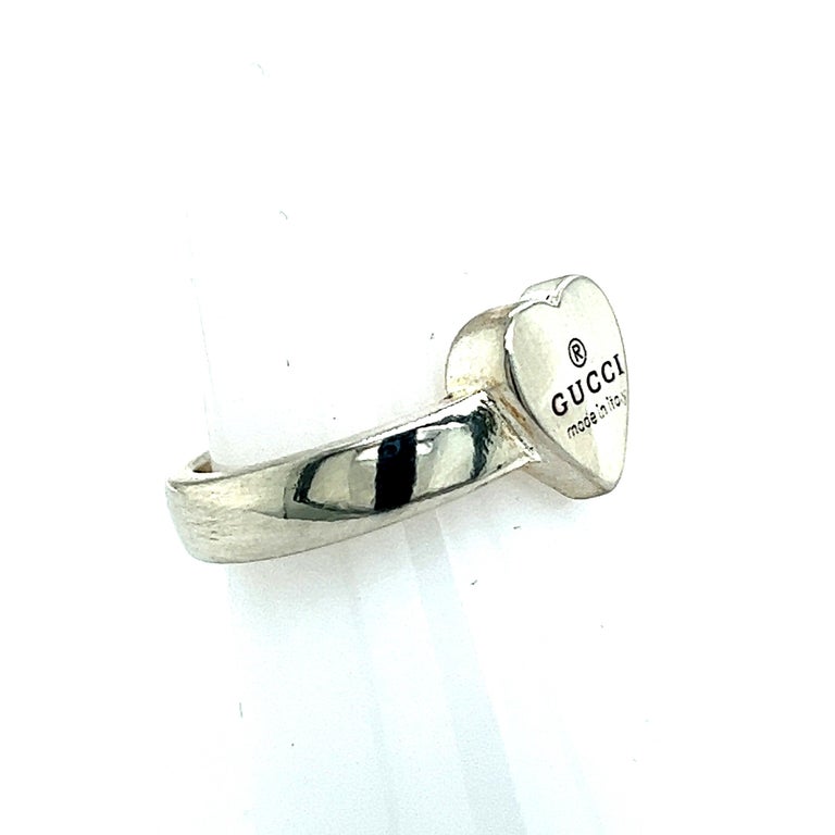 Gucci Estate Ladies Heart Ring Sterling Silver For Sale at 1stDibs