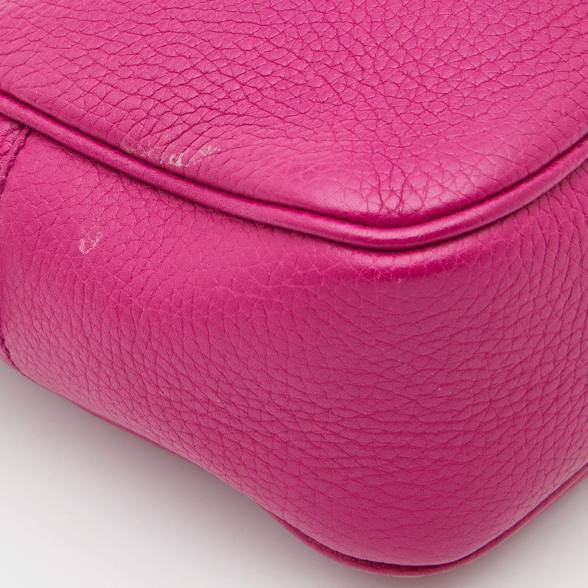 Gucci Fuchsia Leather Small Soho Disco Crossbody Bag For Sale at 1stDibs