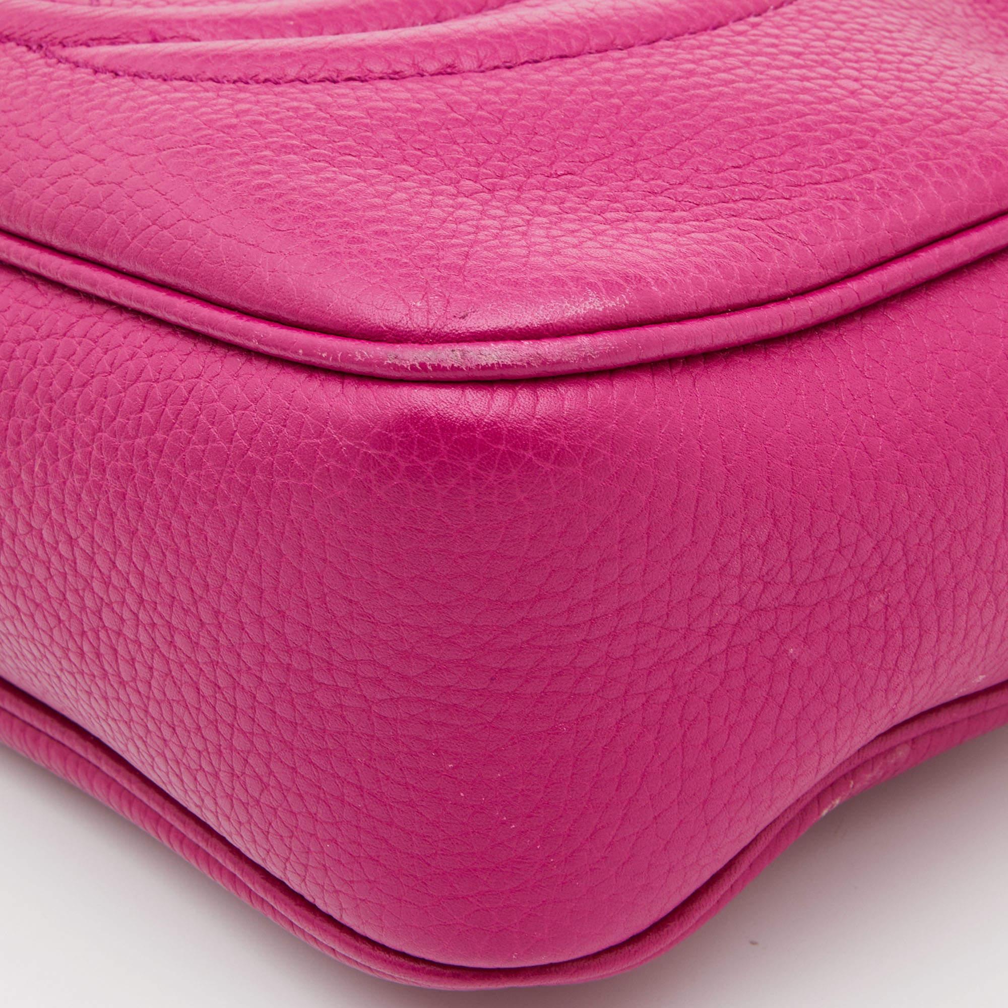 Gucci Fuchsia Leather Small Soho Disco Crossbody Bag For Sale at 1stDibs