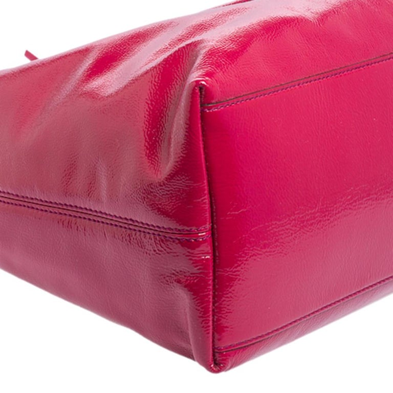 Gucci Fuchsia Patent Leather Medium Soho Chain Tote For Sale at 1stDibs