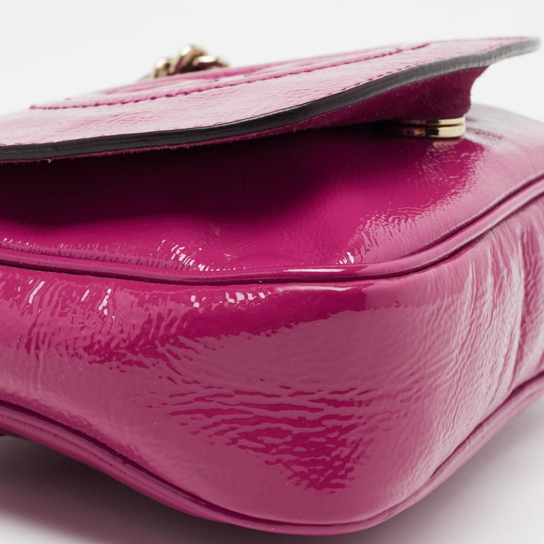 Gucci Fuchsia Patent Leather Soho Flap Chain Crossbody Bag For Sale at ...