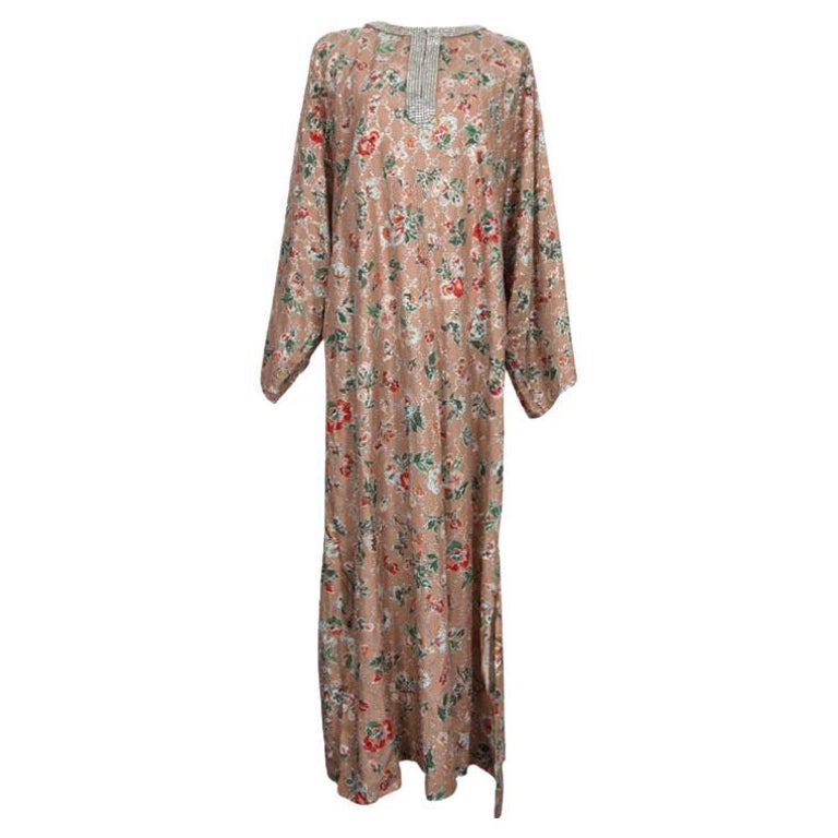 GUCCI GG - Robe fourreau beige ornée de cristaux En vente sur 1stDibs