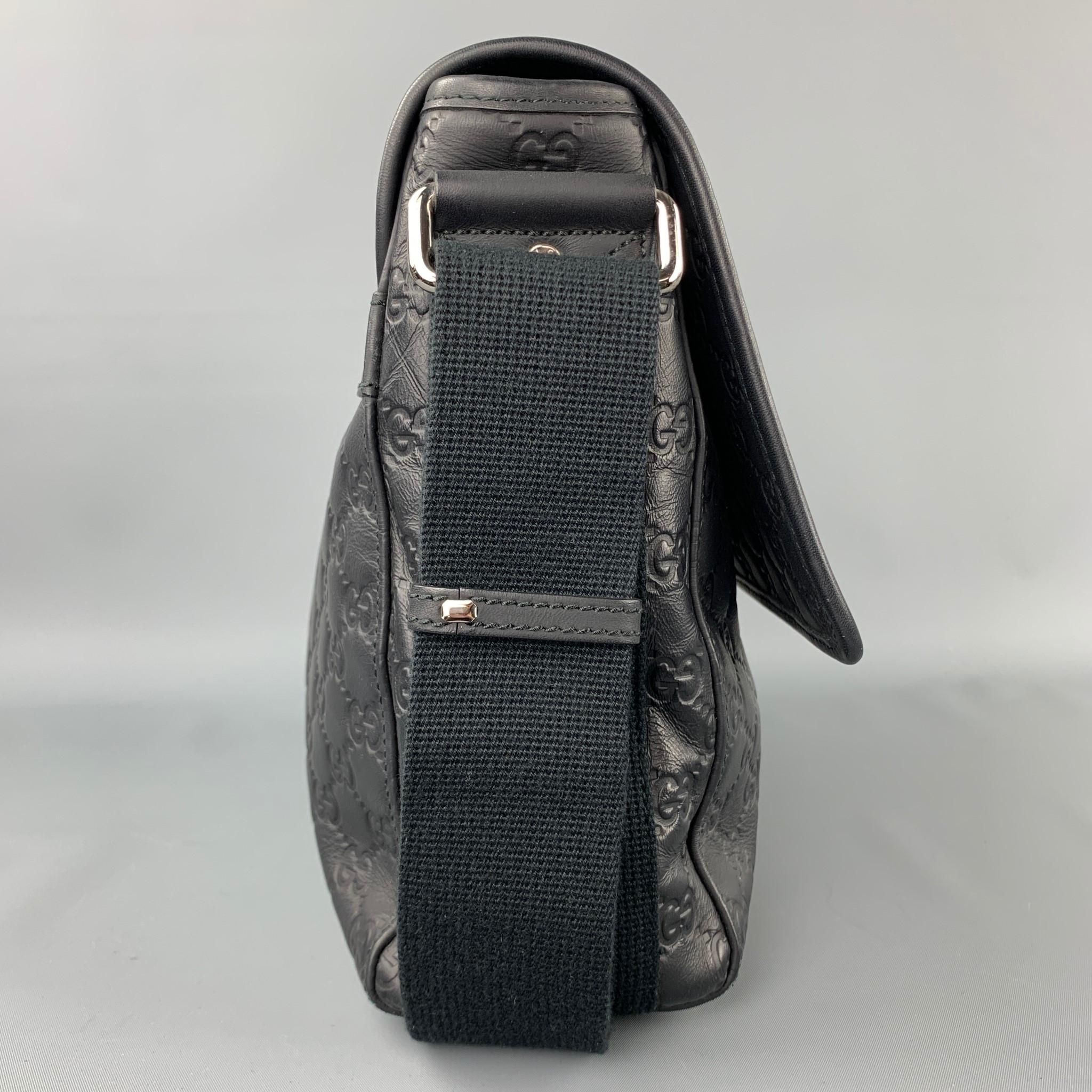 GUCCI GG Guccissima Black Monogram Leather Messenger Bag at 1stDibs ...