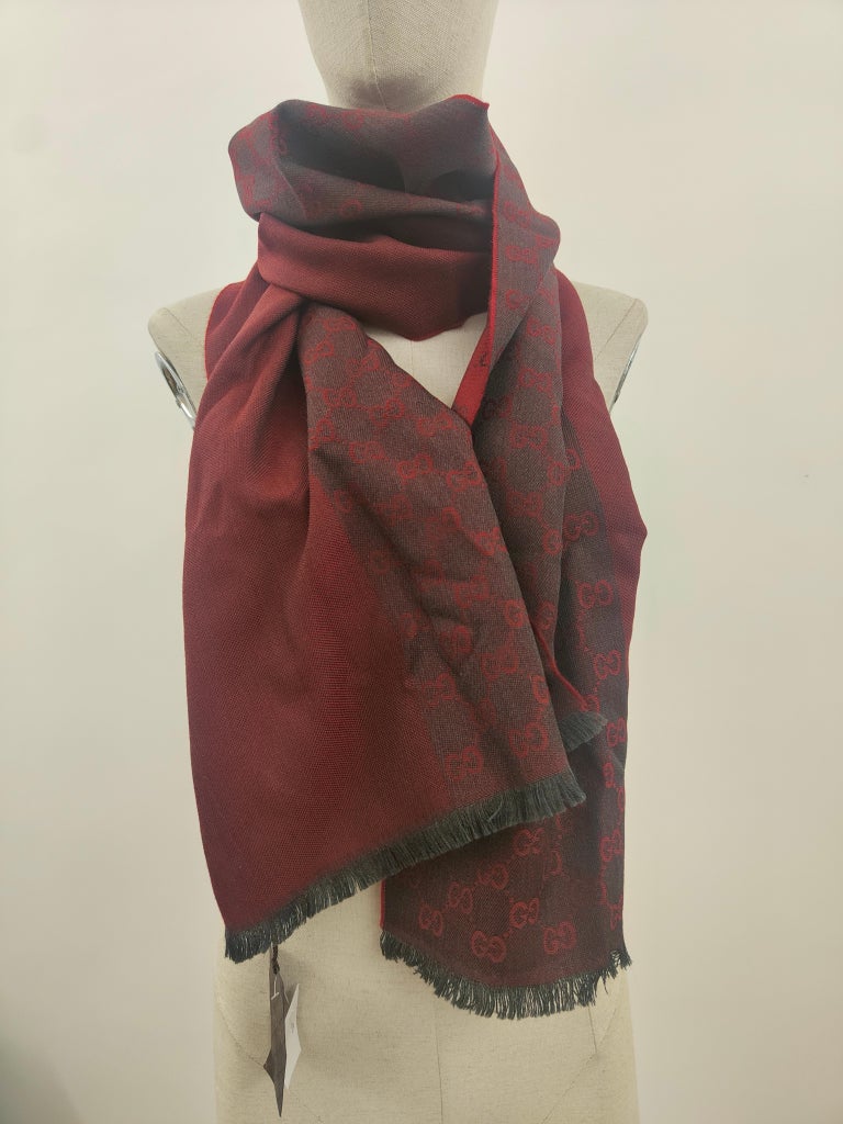 Gucci GG logo multicoloured wool scarf NWOT For Sale at 1stDibs