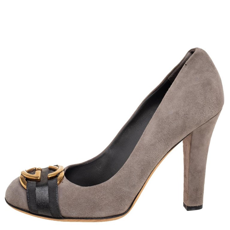 Gucci Grey Suede Interlocking G Buckle Pumps Size 38 For Sale at 1stDibs