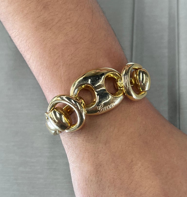 Gucci Horsebit Puff Link Bracelet in 18k Yellow Gold For Sale at 1stDibs