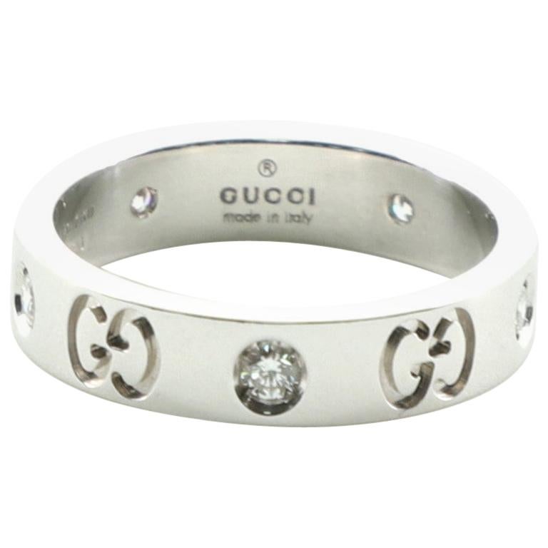 Gucci Icon Band Ring 18 Karat White Gold with Diamond at 1stDibs