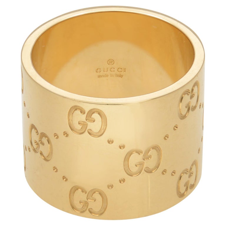 Gucci Icon Logo Wide Ladies Ring 18k Yellow Gold For Sale at 1stDibs