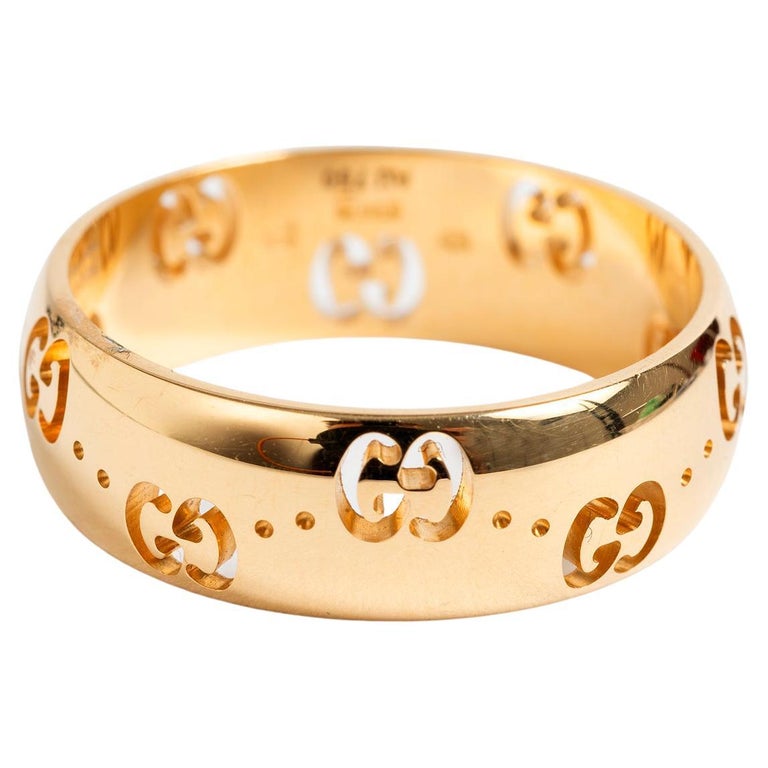 Gucci Icon Ring, 18K Yellow Gold with GG Logo at 1stDibs