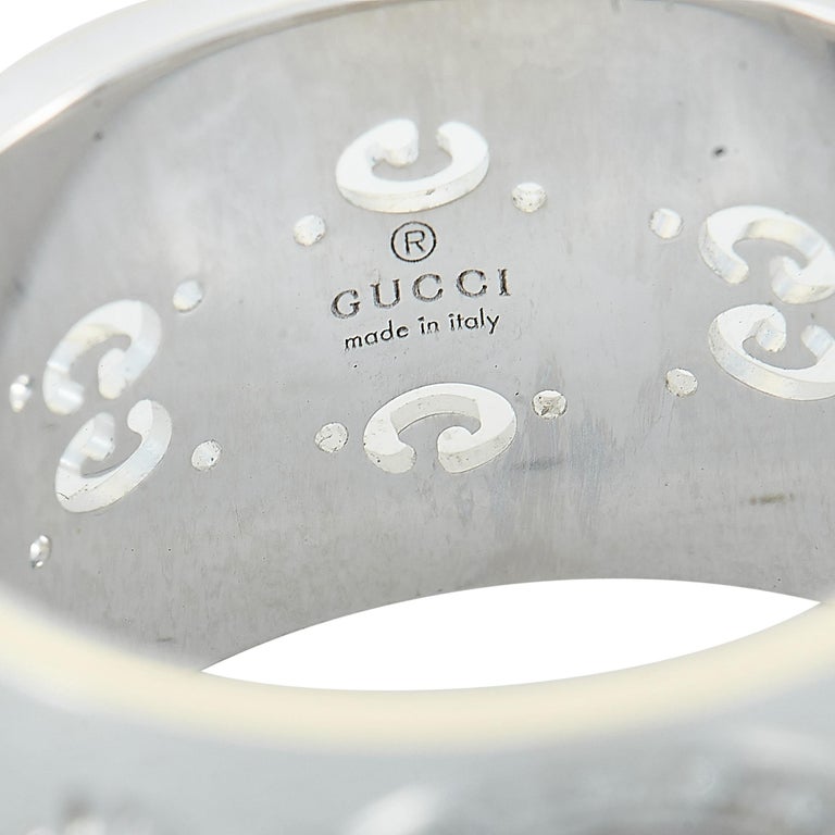 Gucci Icon Twirl 18 Karat White Gold Diamond Band Ring at 1stDibs