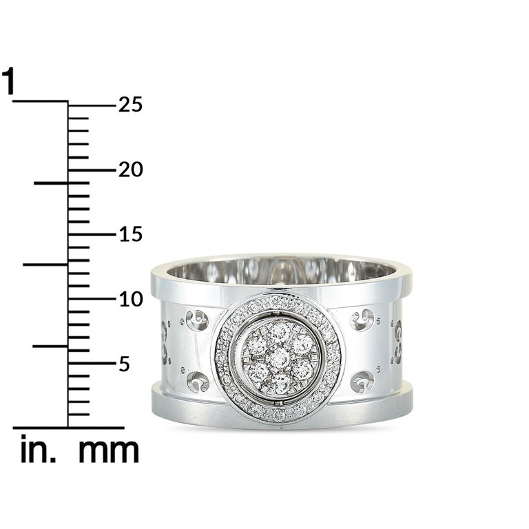 Gucci Icon Twirl 18 Karat White Gold Diamond Band Ring at 1stDibs