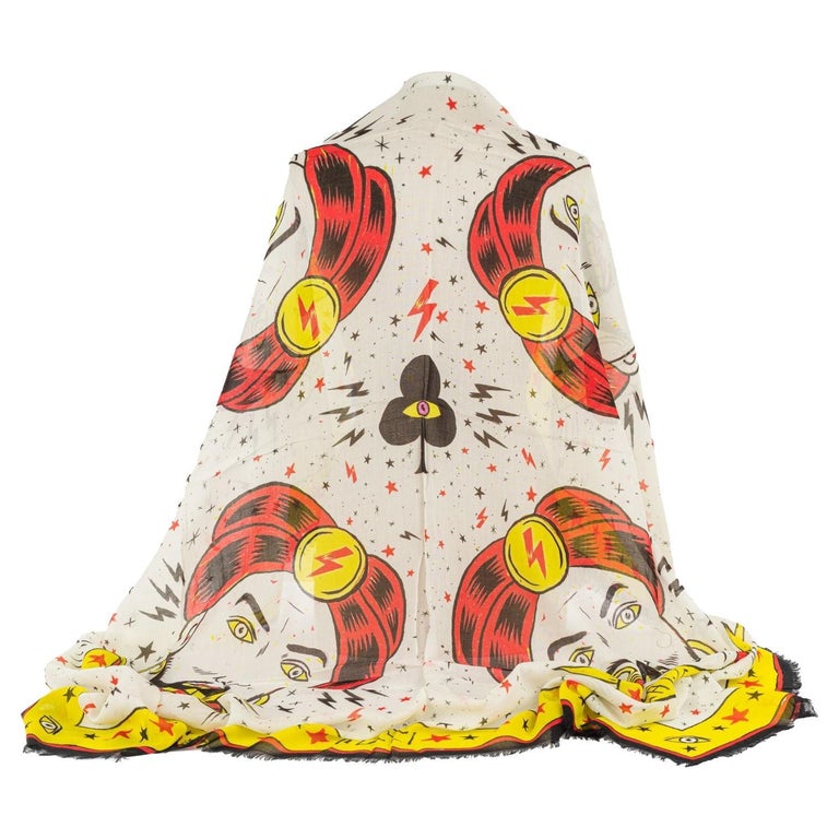 GUCCI Magic Stole/Shawl White For Sale at 1stDibs