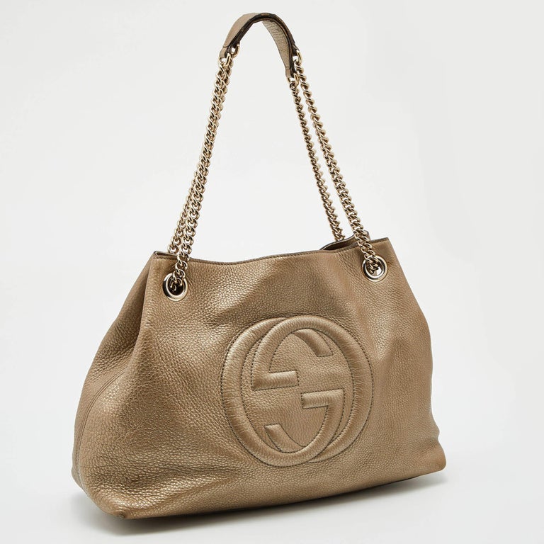 Gucci Metallic Gold Leather Medium Soho Chain Shoulder Bag For Sale at ...