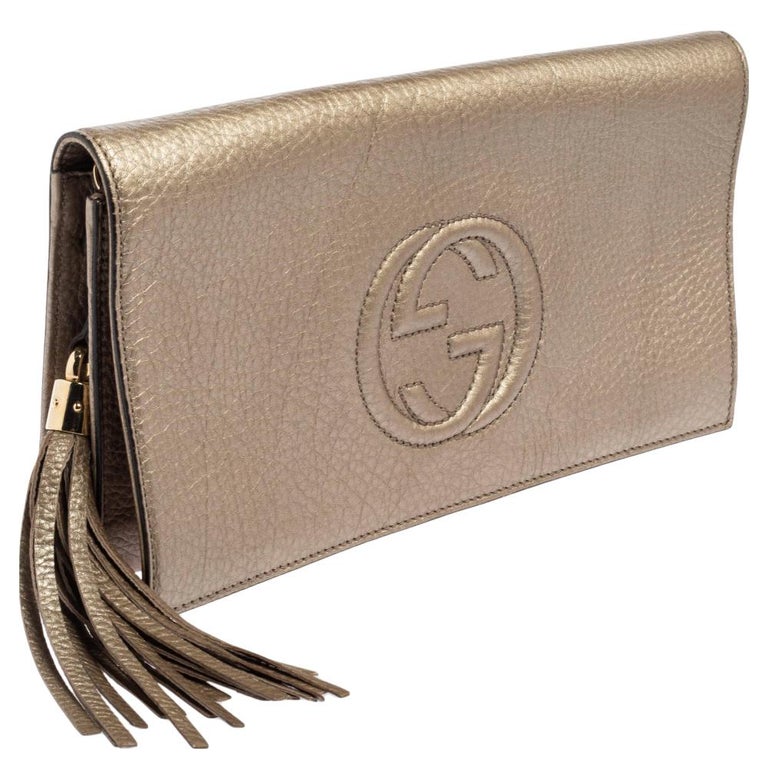 Gucci Metallic Gold Pebbled Leather Soho Clutch at 1stDibs | gucci soho ...