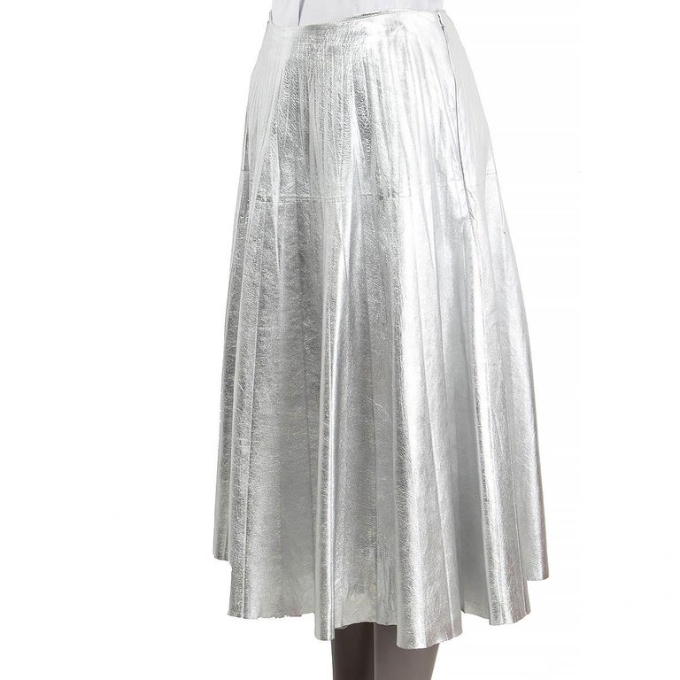 GUCCI metallic silver PLISSE PLEATED LEATHER Skirt 42 M For Sale at 1stDibs