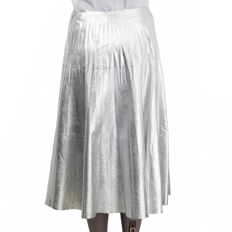 GUCCI metallic silver PLISSE PLEATED LEATHER Skirt 42 M For Sale at 1stDibs