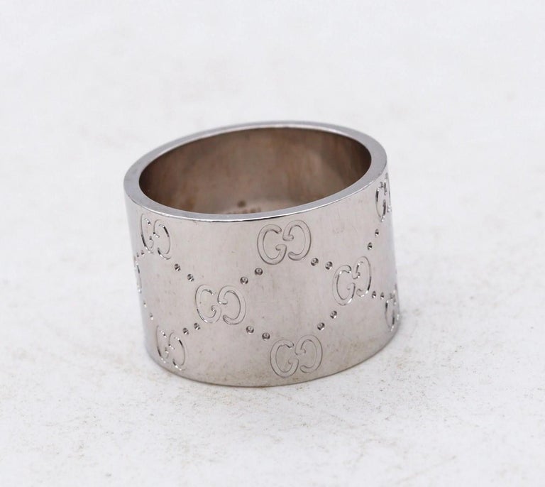 Gucci Milan Modernist Extra Wide Eternity Ring In 18Kt Gold With Iconic ...