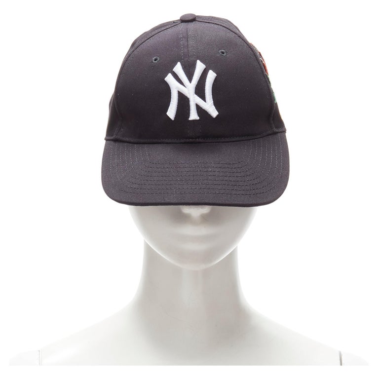 GUCCI NY YANKEES Chapeau de cape noir à broderie Bambi 55-59 cm, 2018 ...