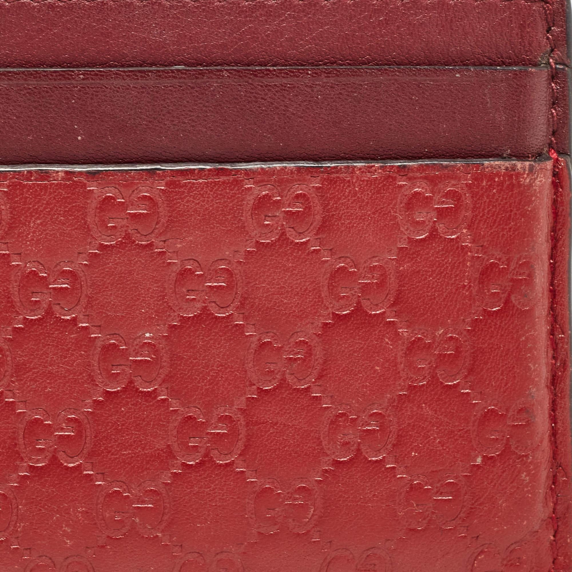 Gucci Red/Burgundy Microguccissima Leather Card Holder For Sale at 1stDibs