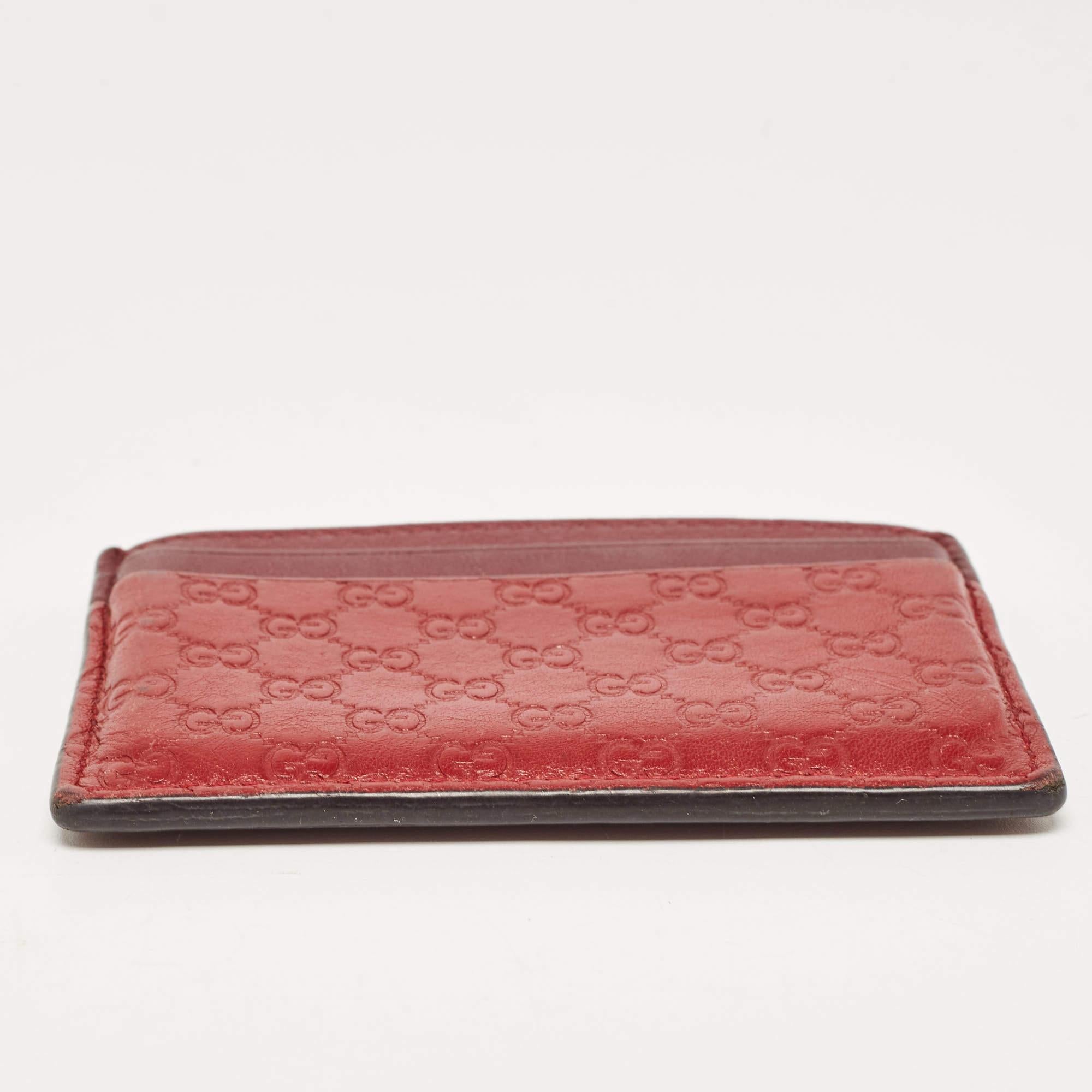 Gucci Red/Burgundy Microguccissima Leather Card Holder For Sale at 1stDibs