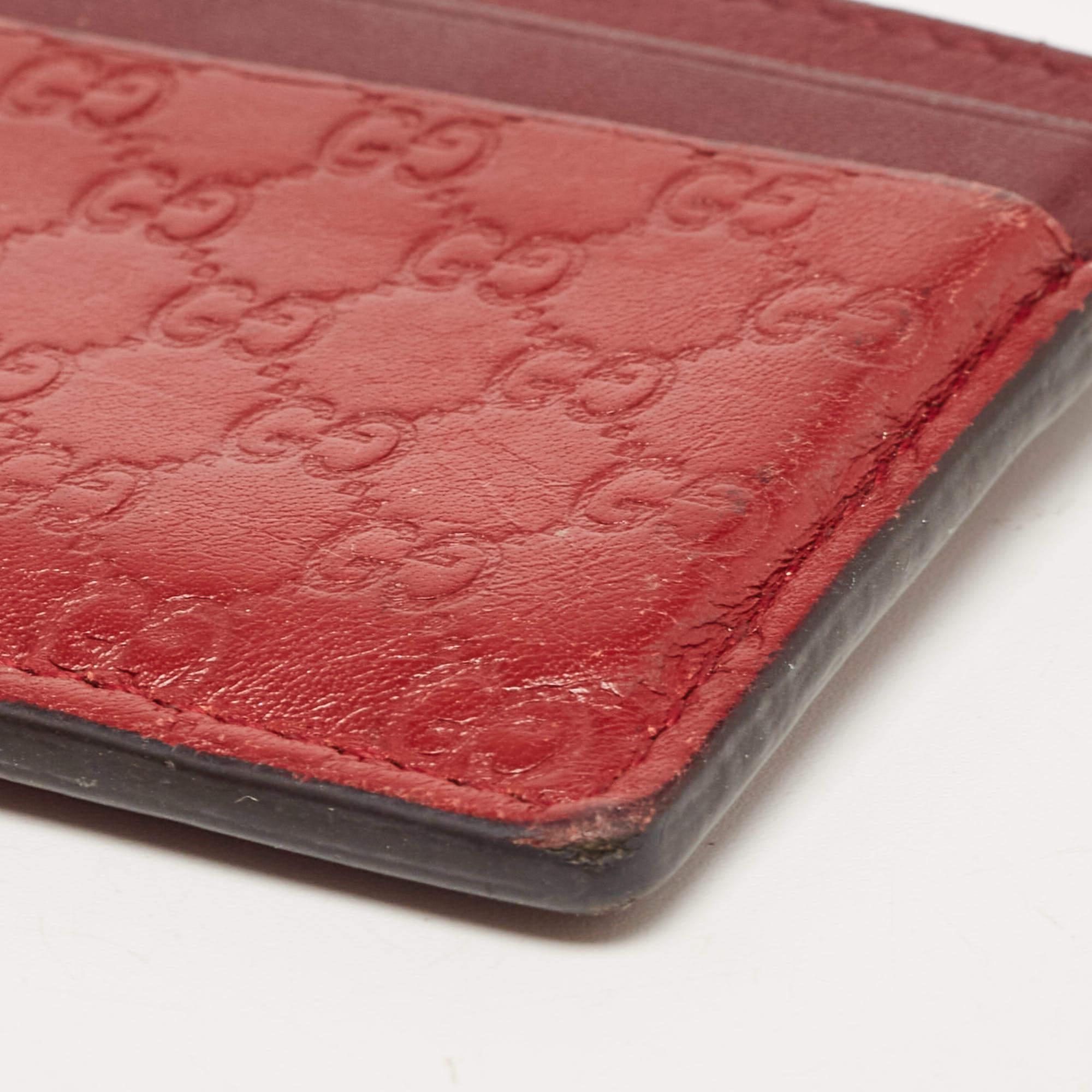 Gucci Red/Burgundy Microguccissima Leather Card Holder For Sale at 1stDibs