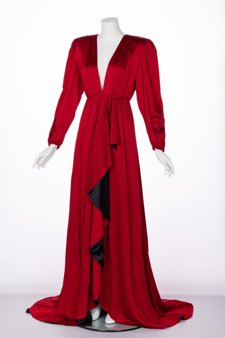 Gucci Red Hammered Silk Gown New with Tags Runway Fall 2018 New Tags at ...