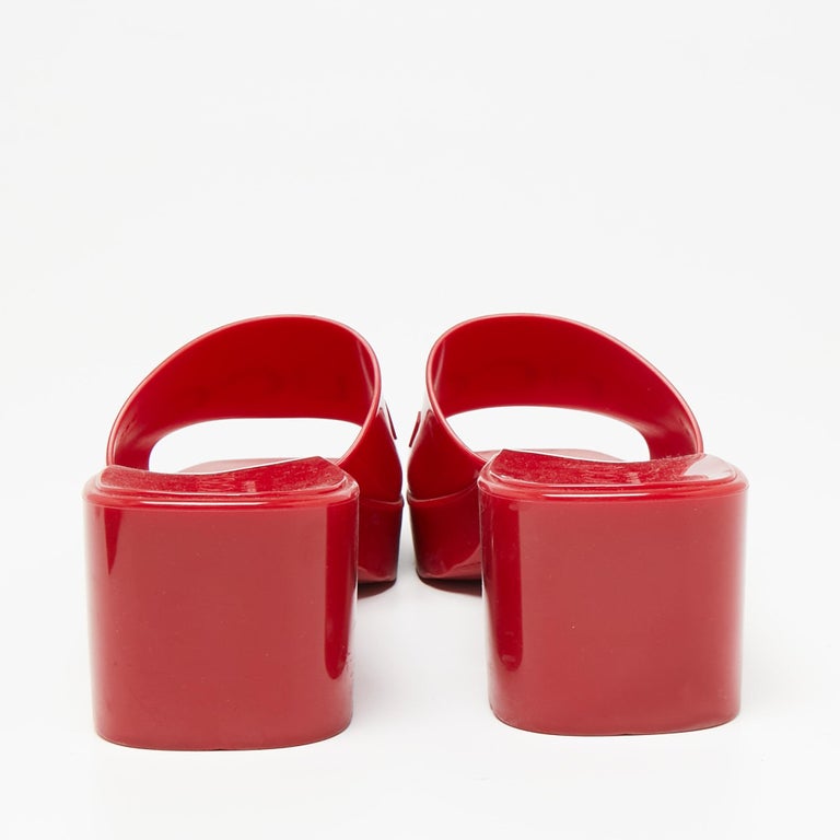 Gucci Red Rubber Slide Block Heel Platform Sandals Size 38 at 1stDibs