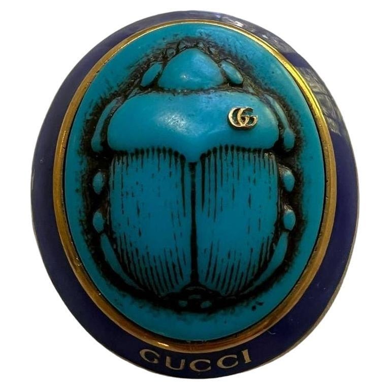 Scarab-Brosche aus Harz und Emaille von Gucci, 2010er-Jahre im Angebot ...