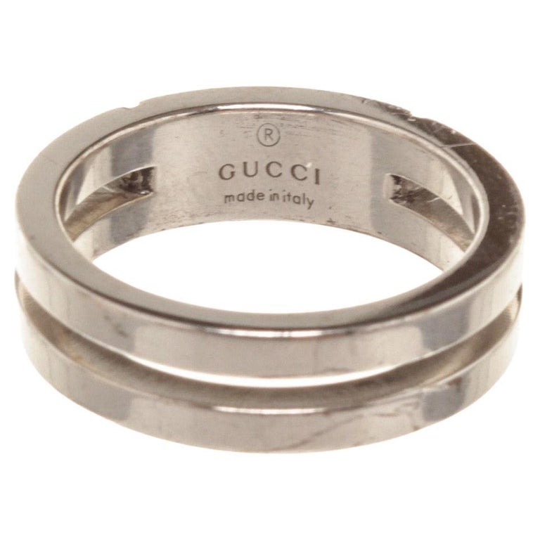 Gucci Silver Ring with silver -tone hardware. For Sale at 1stDibs