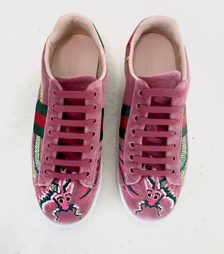 Gucci Snacks in Pink Velvet with Snake 2018 Size 36 For Sale at 1stDibs