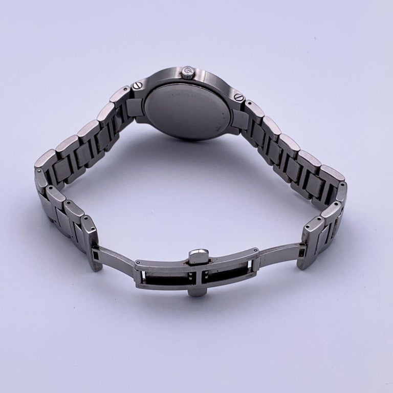Gucci Stainless Steel Mod 8900 M Unisex Wrist Watch White Dial For Sale ...