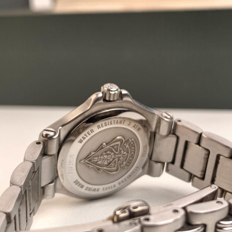 Gucci Stainless Steel Mod 9040L Wrist Watch White Dial For Sale at 1stDibs