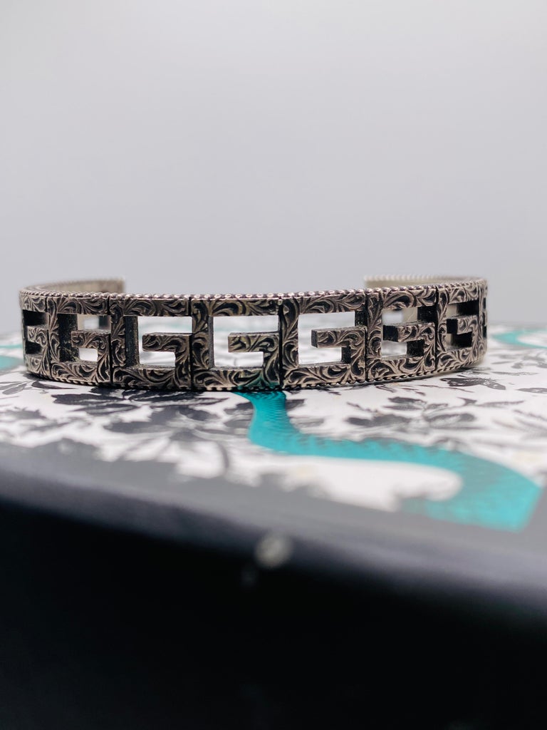 Gucci Sterling Silver G Cube Cuff Bracelet For Sale at 1stDibs