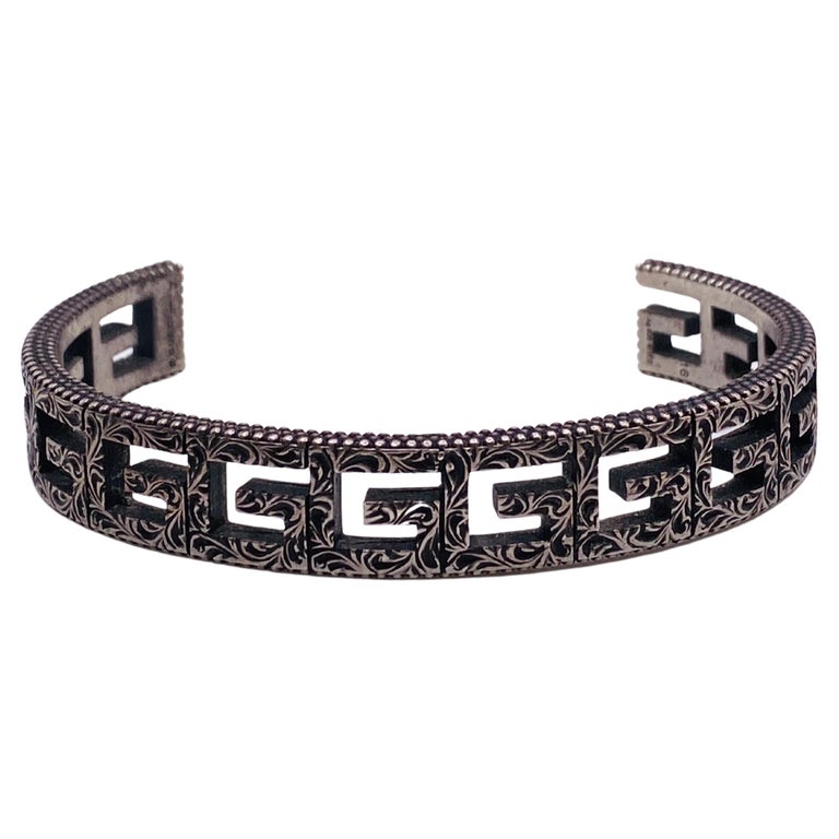 Gucci Sterling Silver G Cube Cuff Bracelet For Sale at 1stDibs