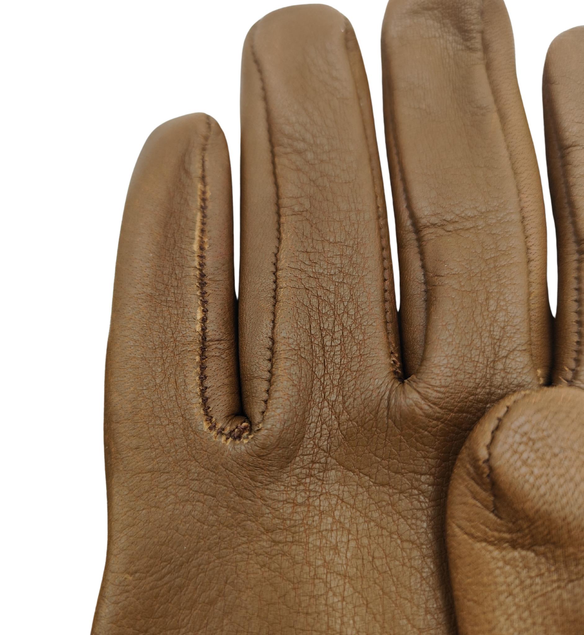 Gucci tan leather golden metal logo buckle gloves For Sale at 1stDibs