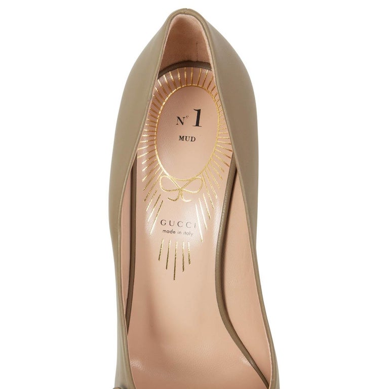 GUCCI taupe leather NO 1 MUD CHARLOTTE BOW Pumps Shoes 39.5 at 1stDibs
