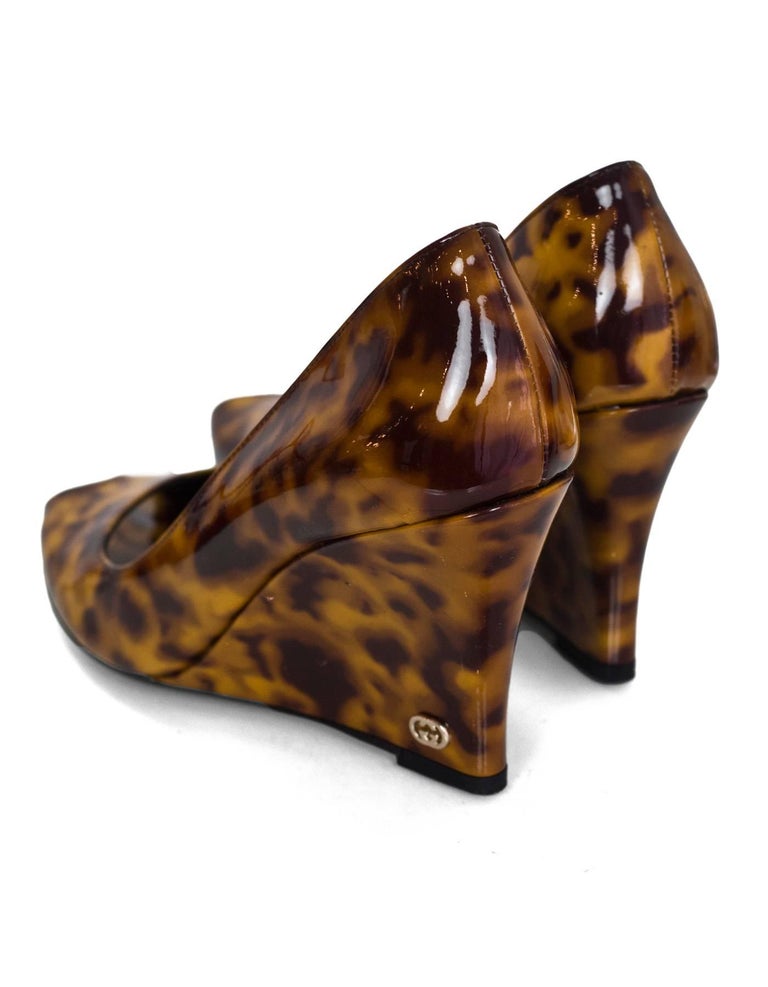 Gucci Tortoise Patent Pee-Toe Wedge Shoes Sz 6B For Sale at 1stDibs