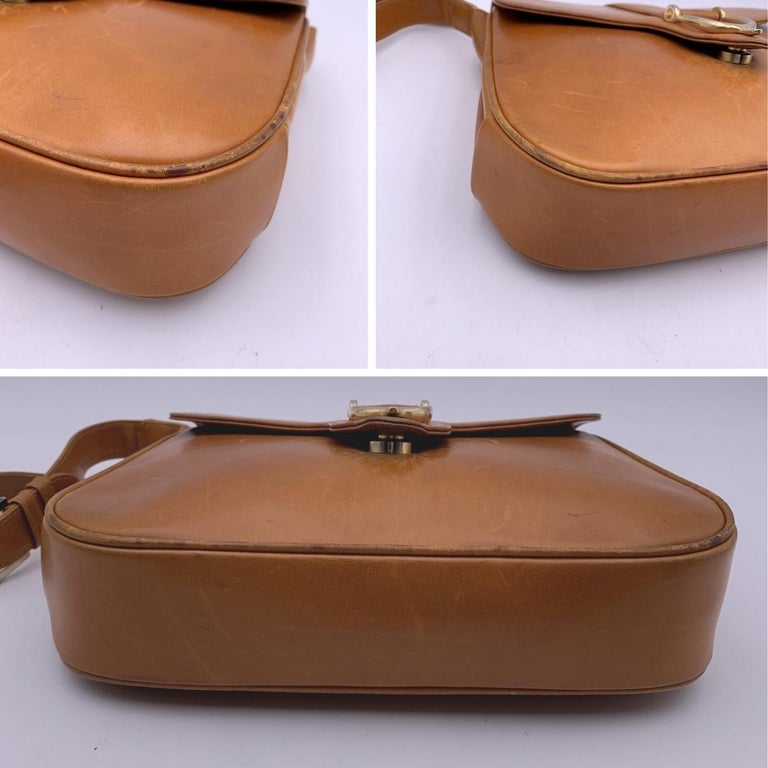Gucci Vintage Beige Leather Spur Box Shoulder Bag Handbag For Sale at ...