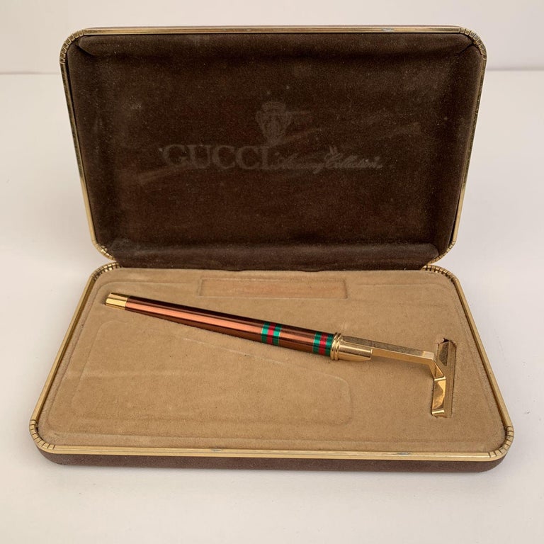 Gucci Vintage Brown Signature Web Razor for Shaving With Box For Sale ...