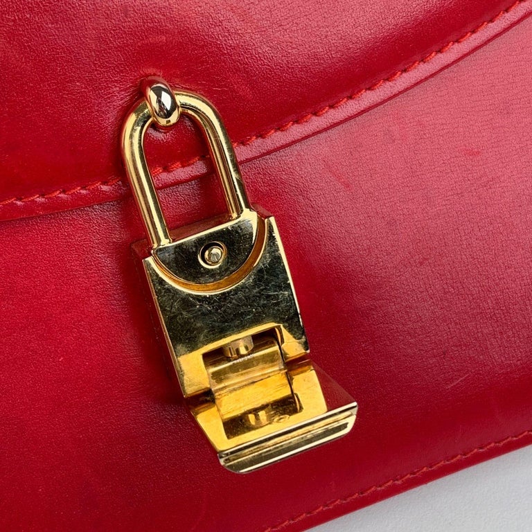 Gucci Vintage Red Leather Padlock Shoulder Bag For Sale at 1stDibs ...
