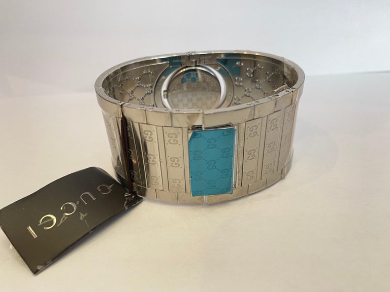 Gucci Women's YA112416 Twirl Diamond Cuff Watch For Sale at 1stDibs ...