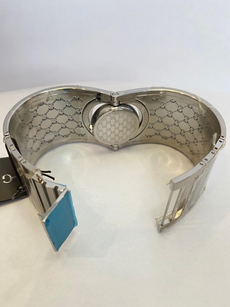 Gucci Women's YA112416 Twirl Diamond Cuff Watch For Sale at 1stDibs ...